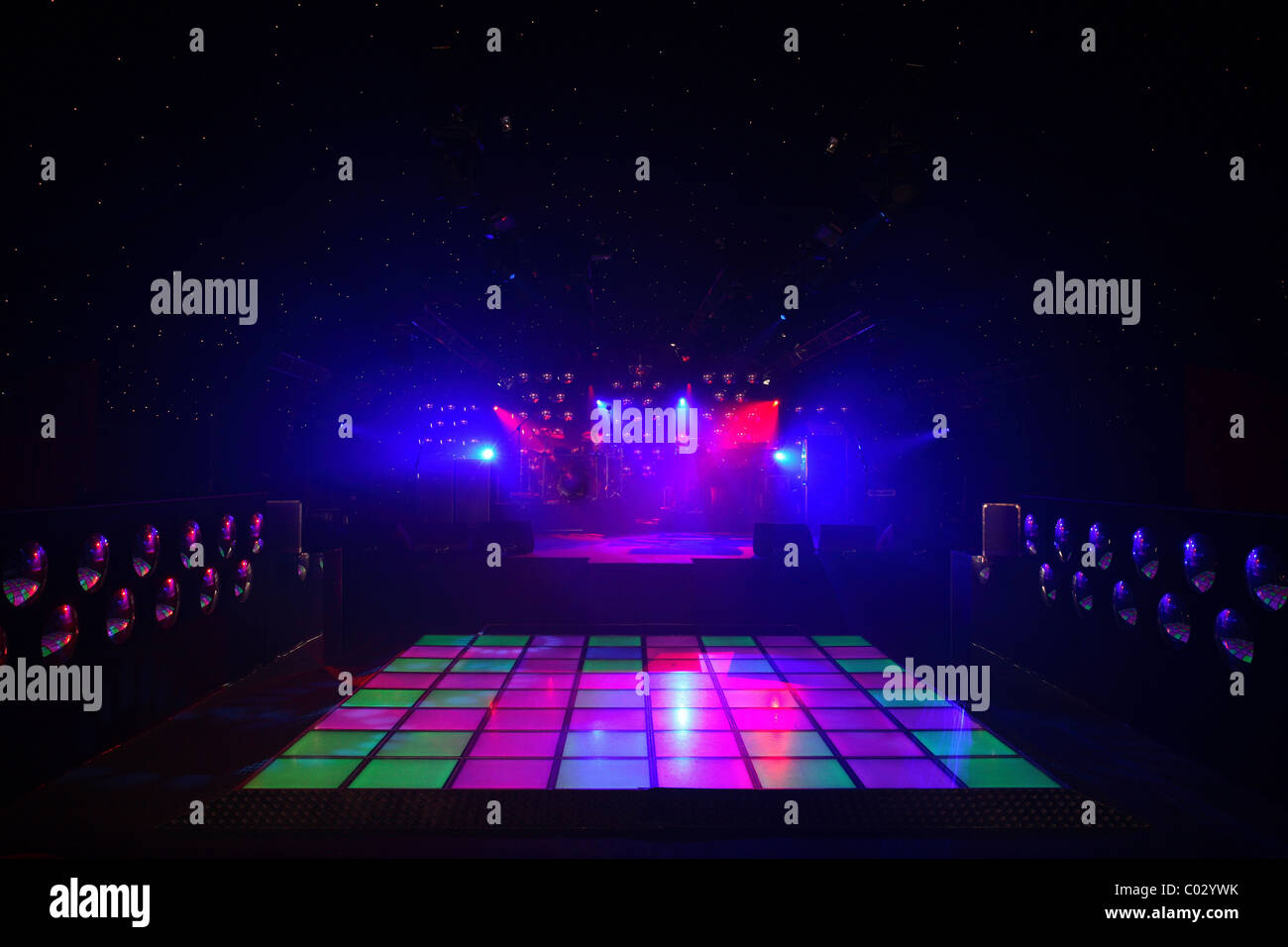 Empty illuminated disco dance floor hi-res stock photography and images ...