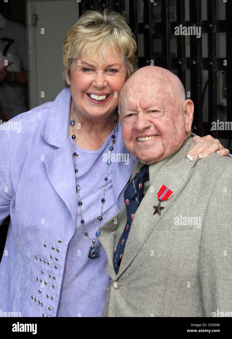 Mickey wife jan chamberlain leave hi-res stock photography and images ...