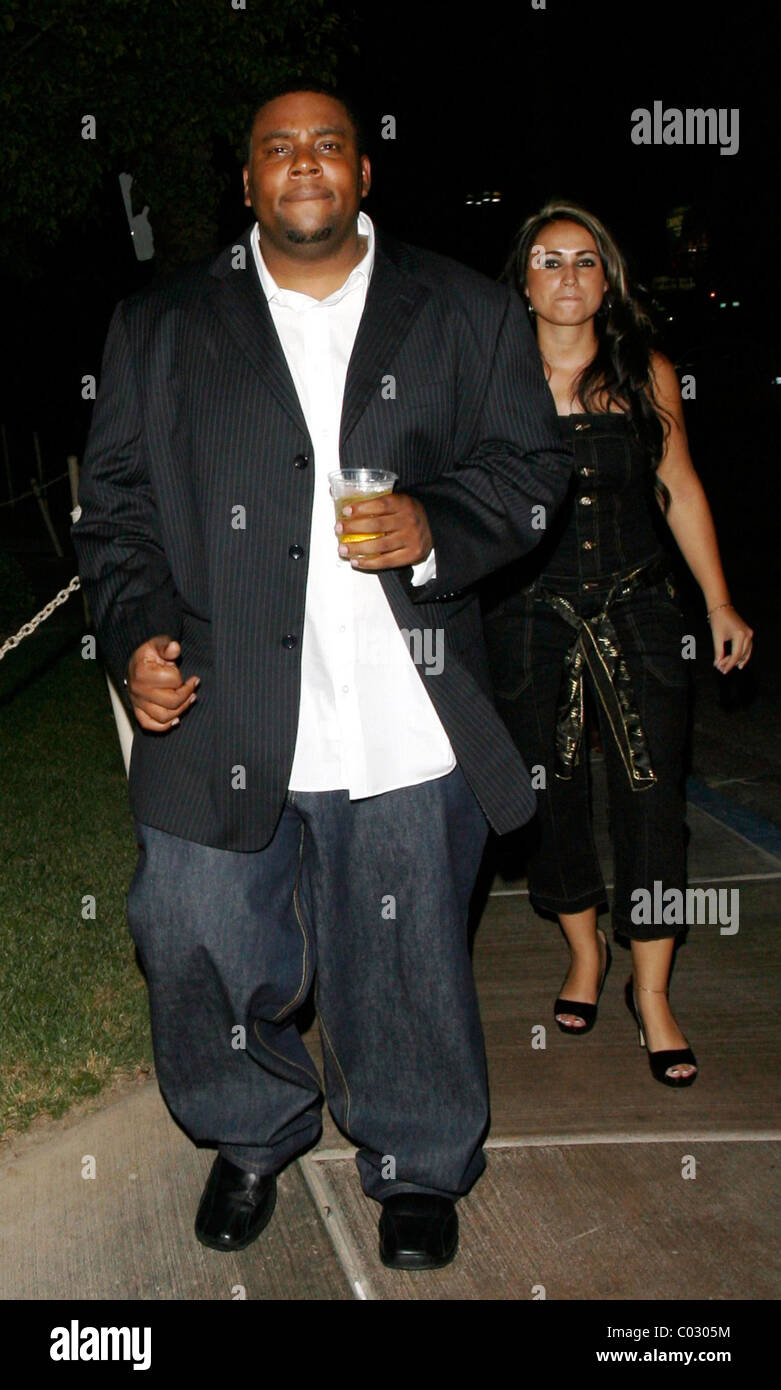 Keenan Thompson leaving the Luxor Hotel after attending the MTV Video ...
