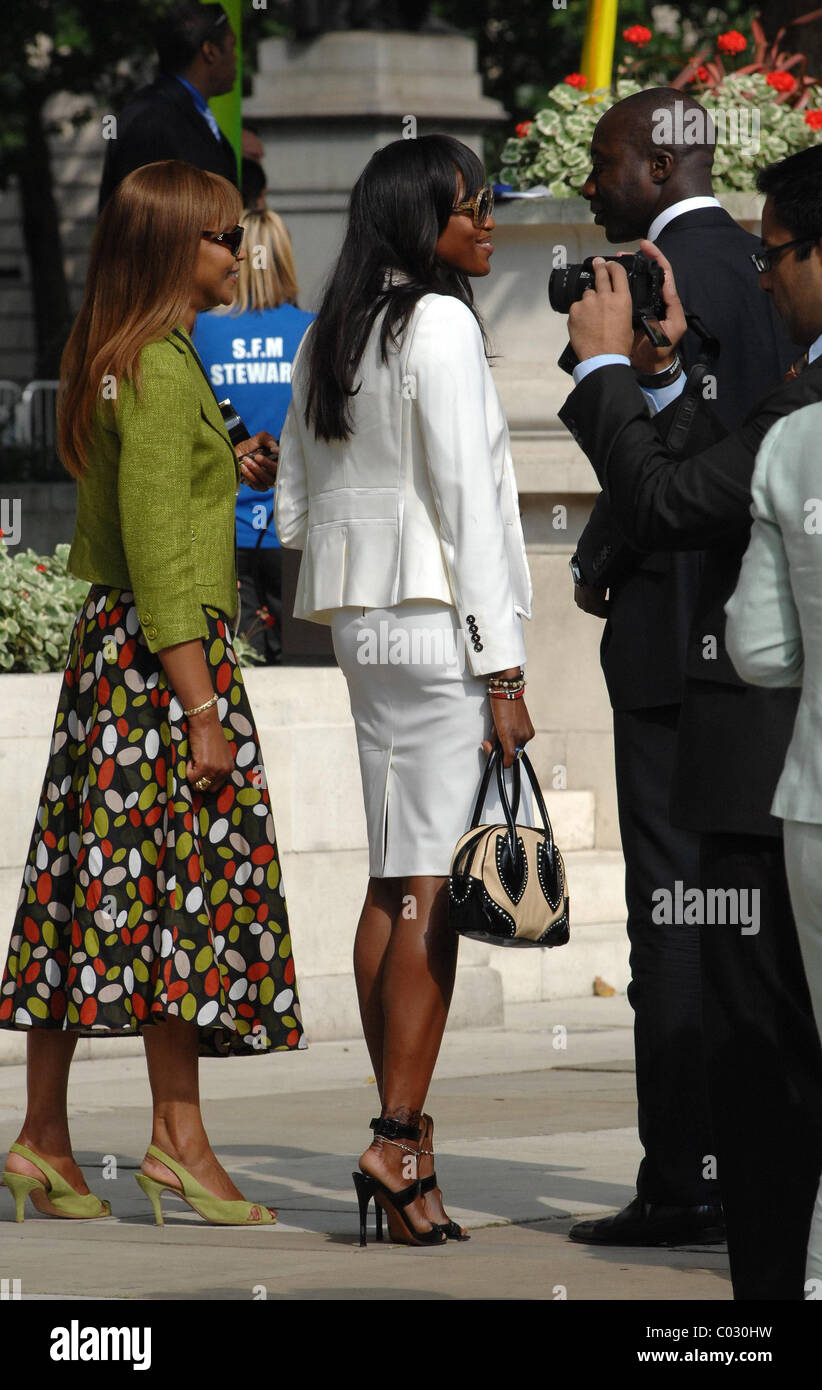 Valerie Campbell, Naomi Campbell and Oswald Boateng Unveiling of Nelson Mandela's statue in ...