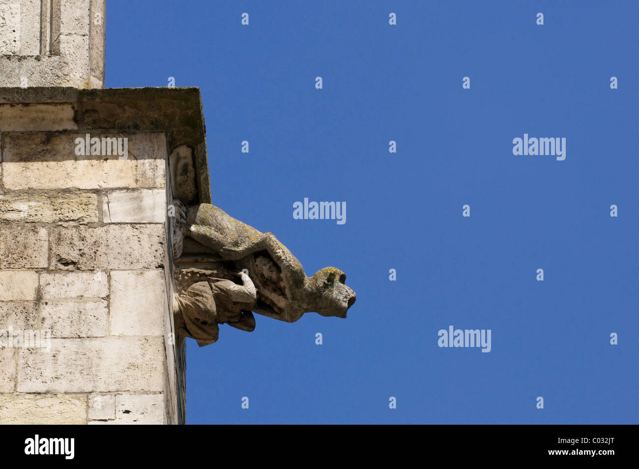 Gargoyle sculpture detail hi-res stock photography and images - Alamy