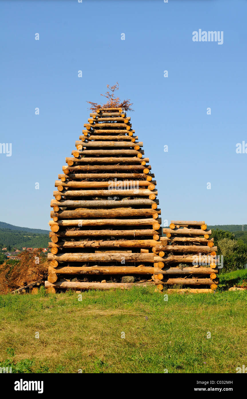Pyre built hi-res stock photography and images - Alamy