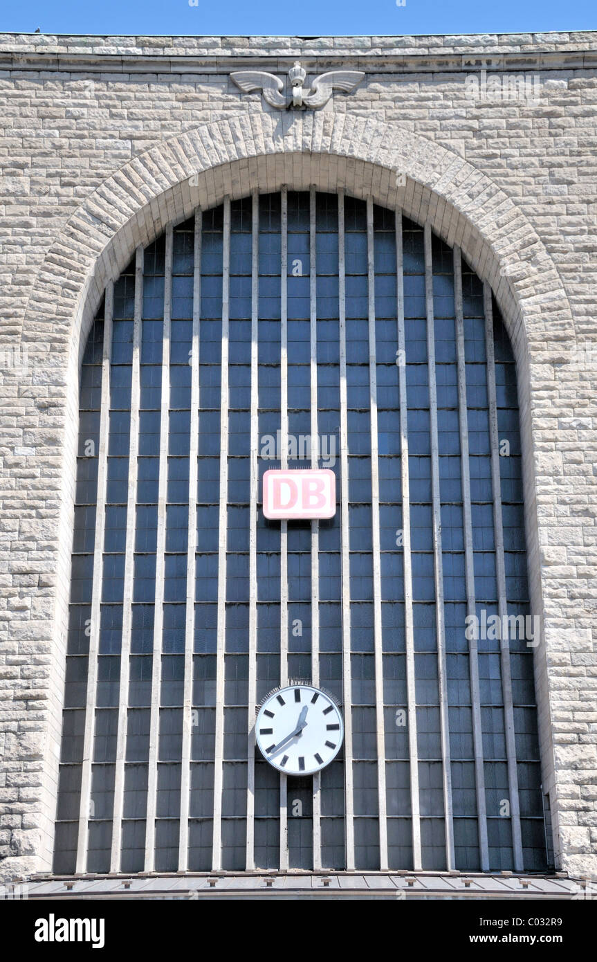 Deutsche bahn railway station clock hi-res stock photography and images ...