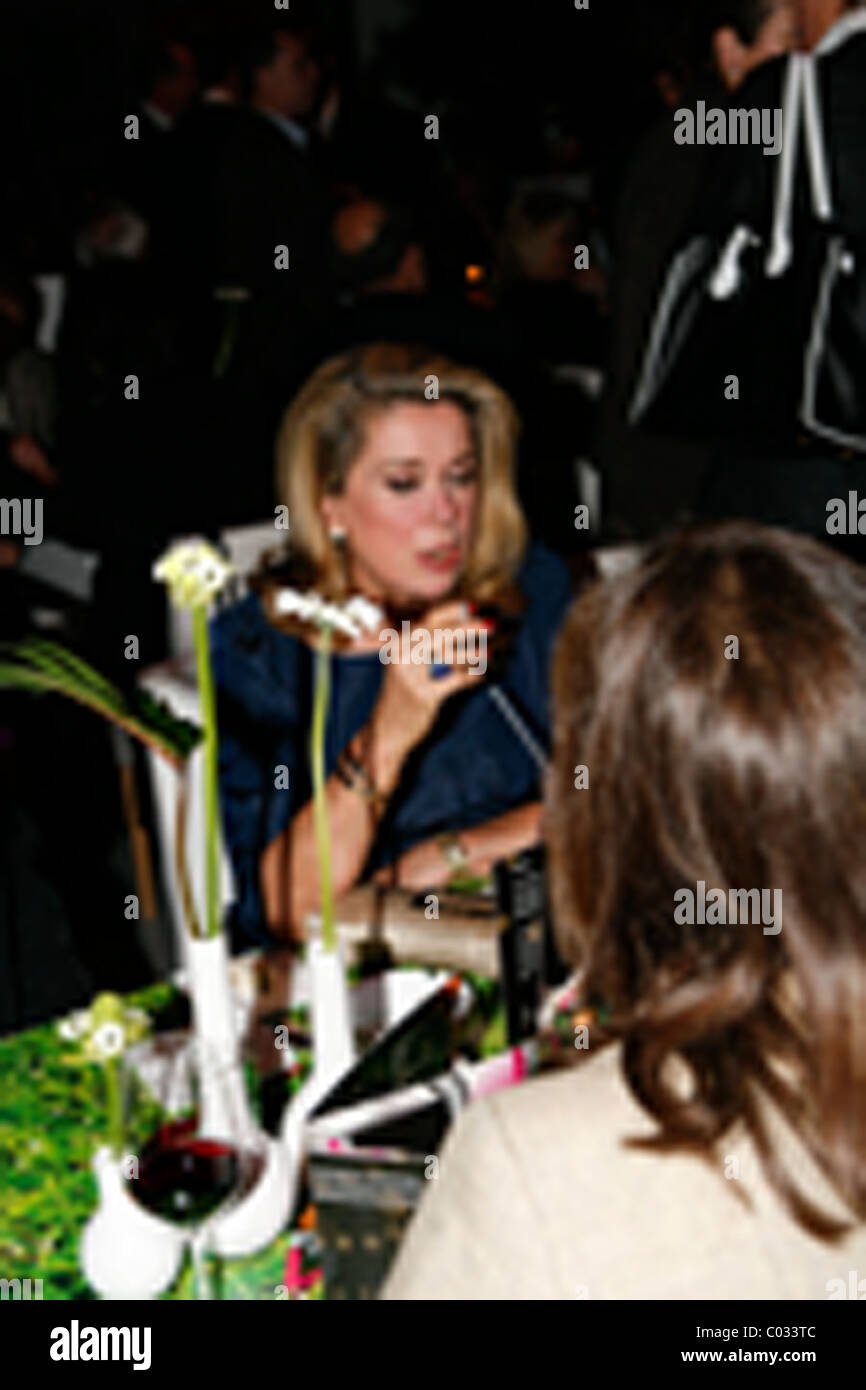 Catherine deneuve smoking hi-res stock photography and images - Alamy