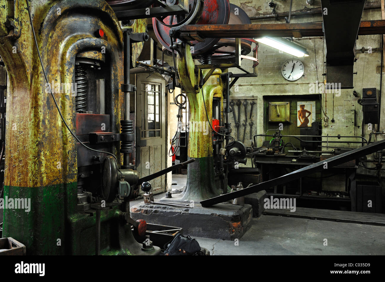 Forging machine hi-res stock photography and images - Alamy