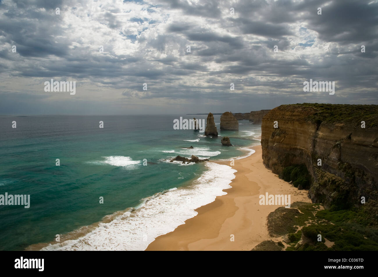 The Twelve Apostles, Port Campbell National Park, Great Ocean Road ...
