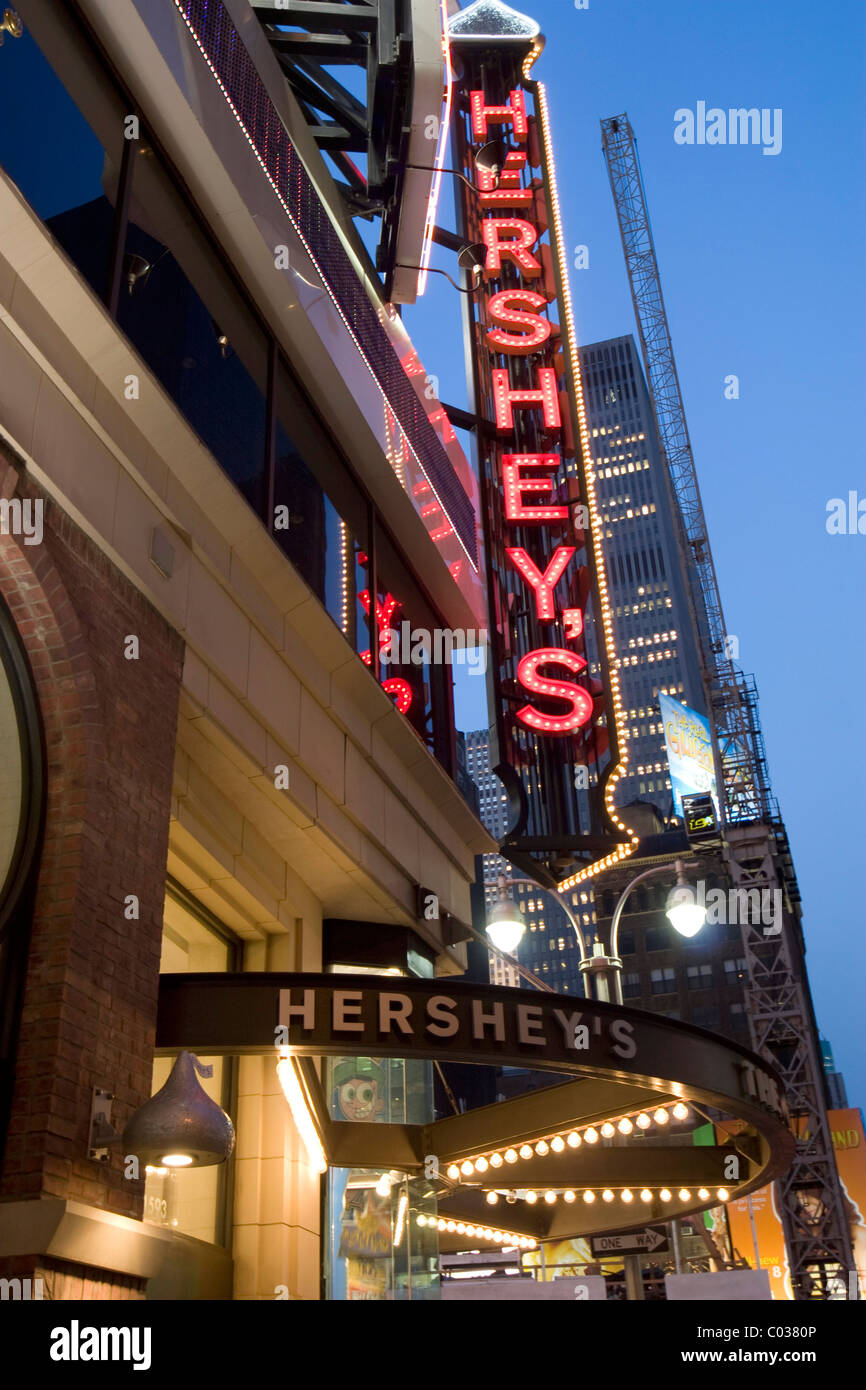 Hersheys chocolate store in new York City, times square Stock Photo - Alamy