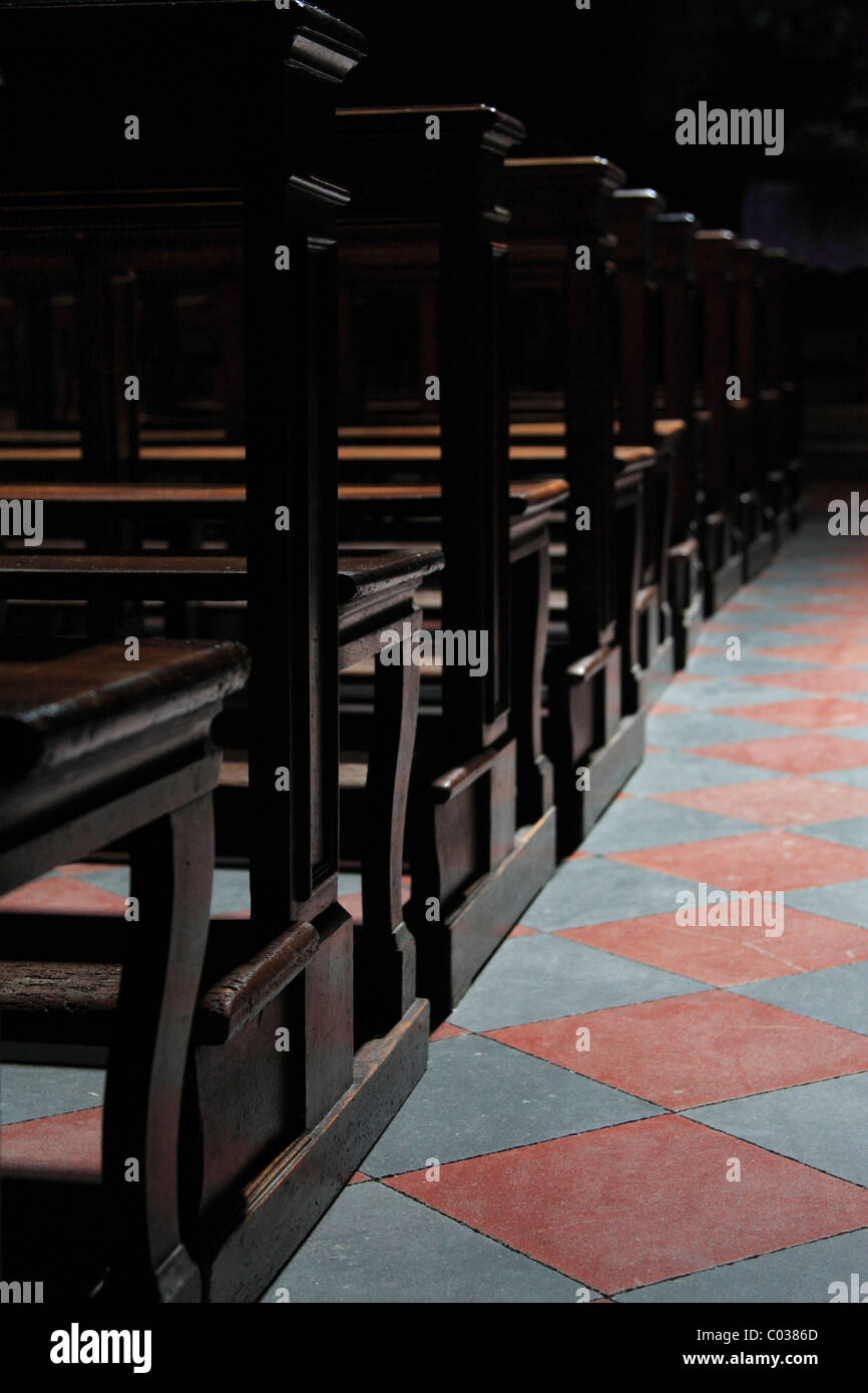 Rows pews hi-res stock photography and images - Alamy