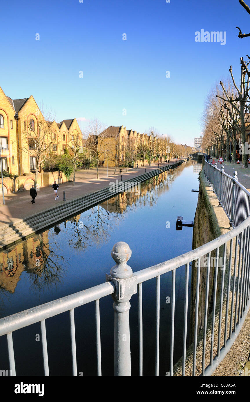 Dockland housing development at Wapping , London Stock Photo - Alamy