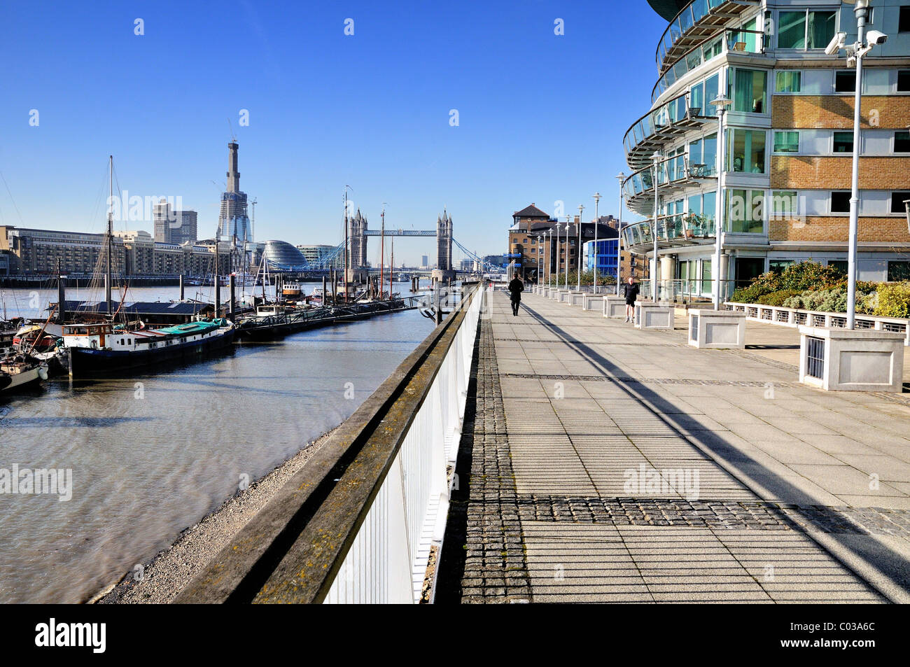 Thames wapping hi-res stock photography and images - Alamy