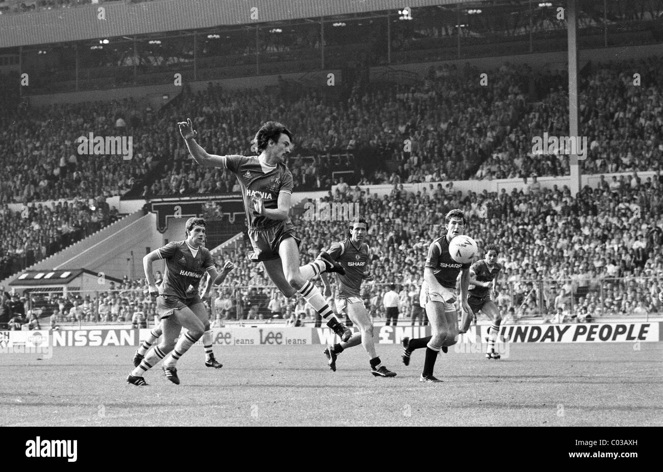 Everton v Manchester United FA Cup Final at Wembley 18th May 1985 Derek ...
