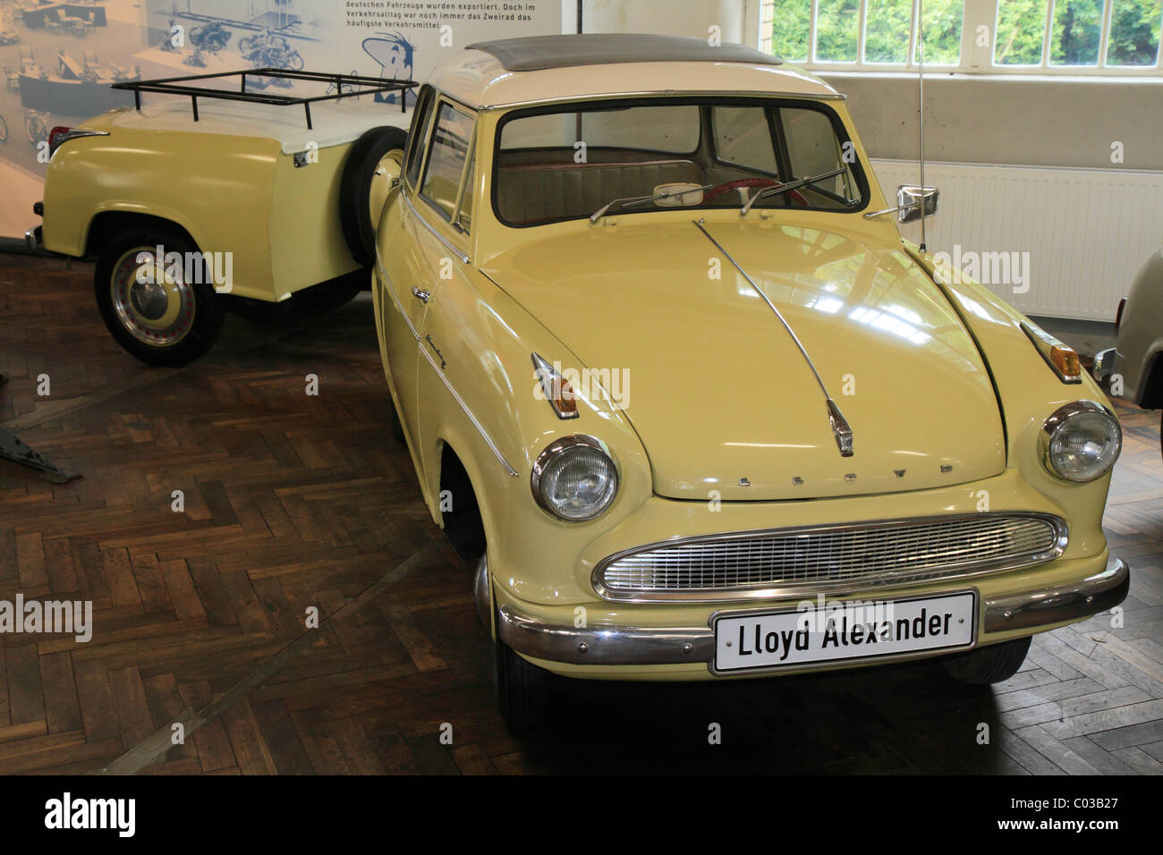 Lloyd Alexander vintage car with a trailer, ErfinderZeiten: Auto- und ...