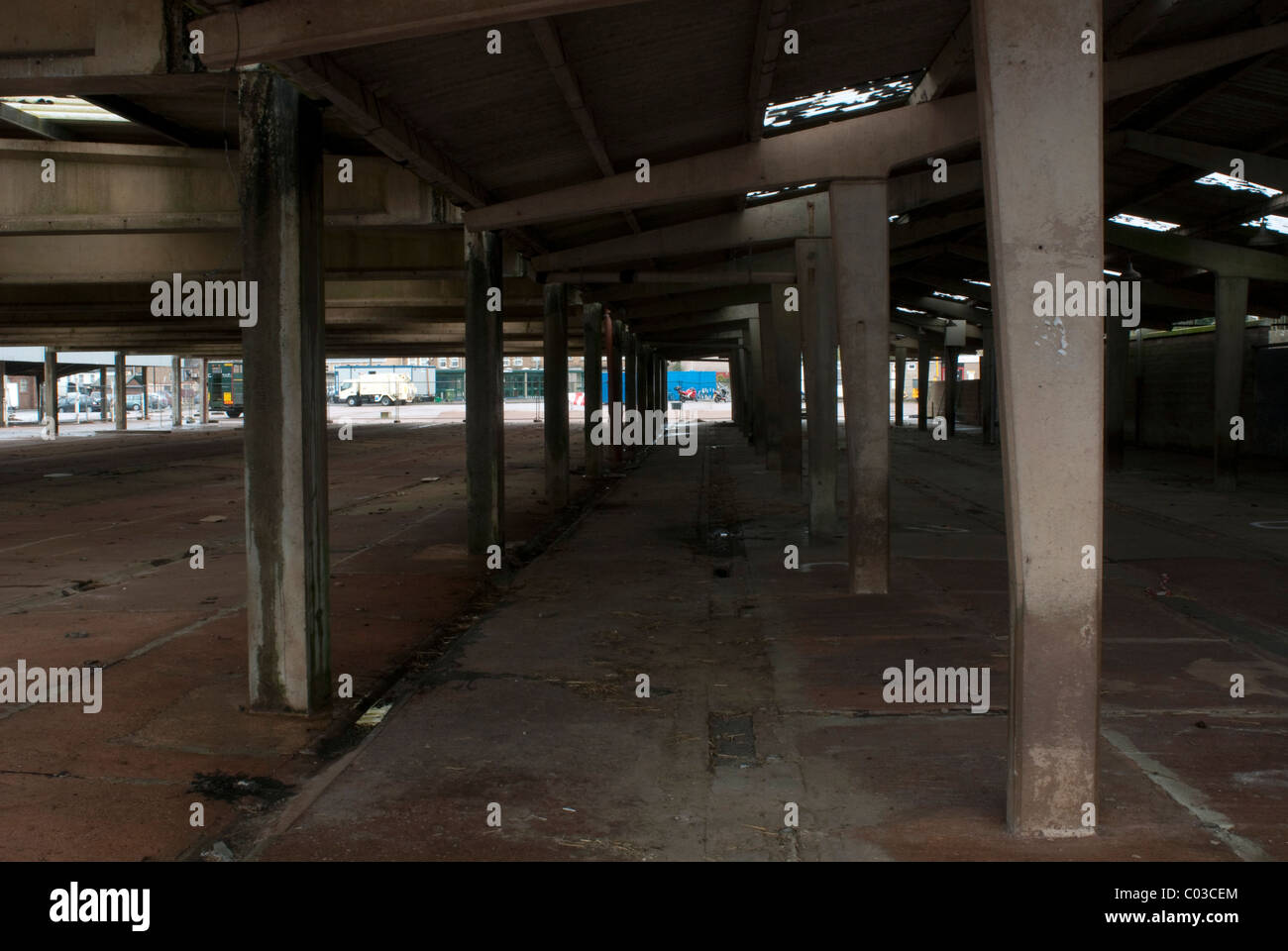Empty cattle stalls hi-res stock photography and images - Alamy