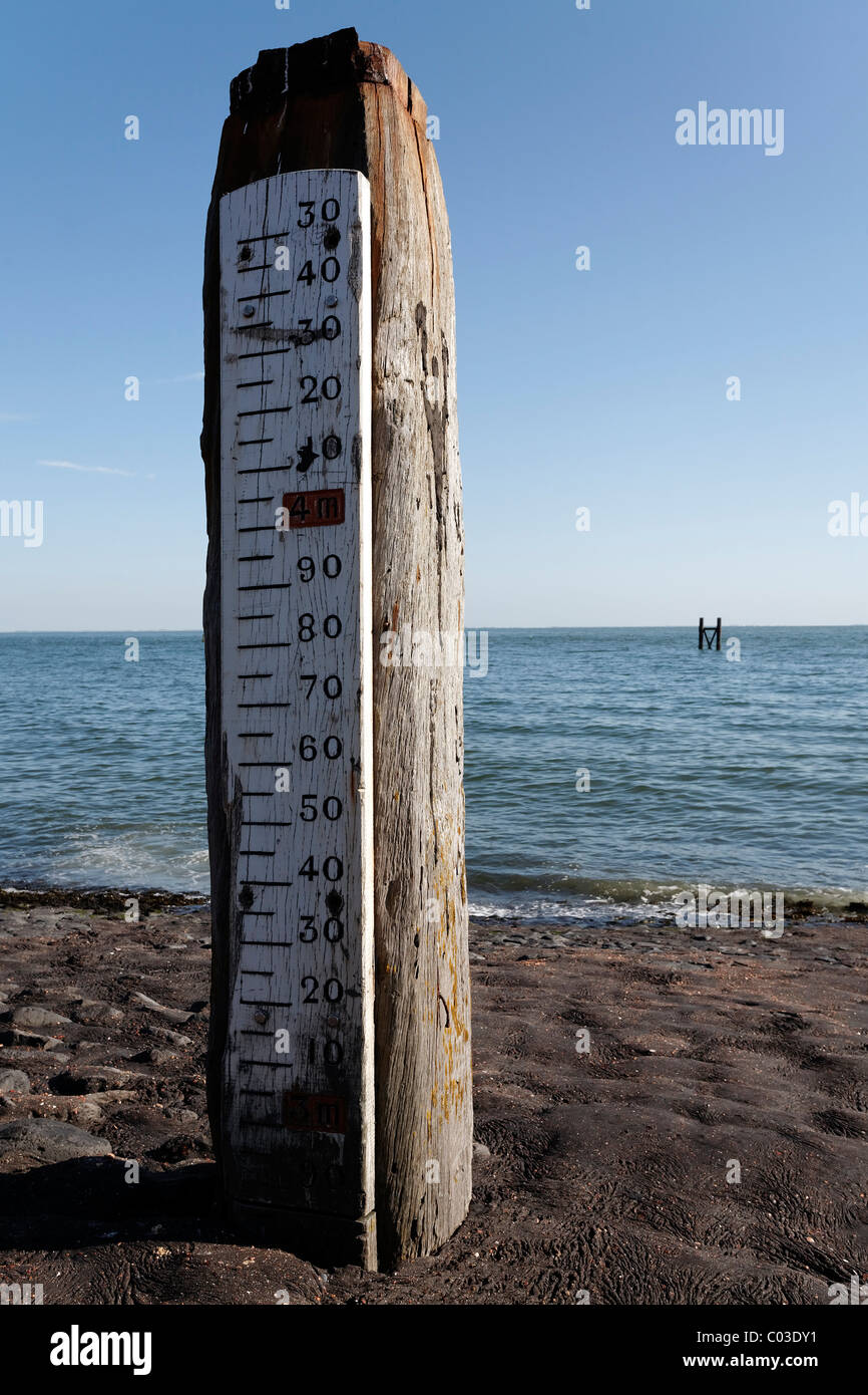 High water measuring pole hi-res stock photography and images - Alamy