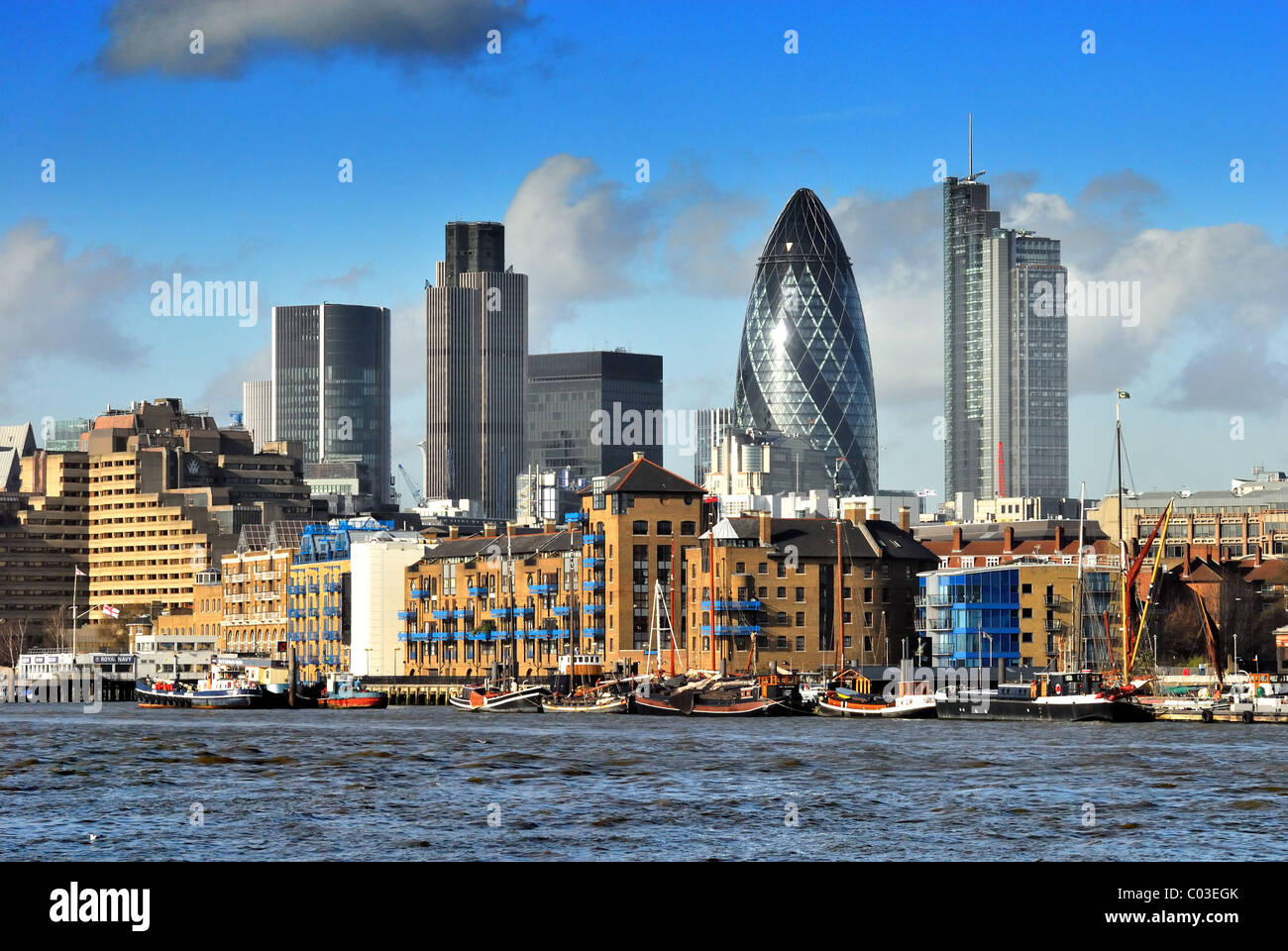 Modern city of london skyline hi-res stock photography and images - Alamy
