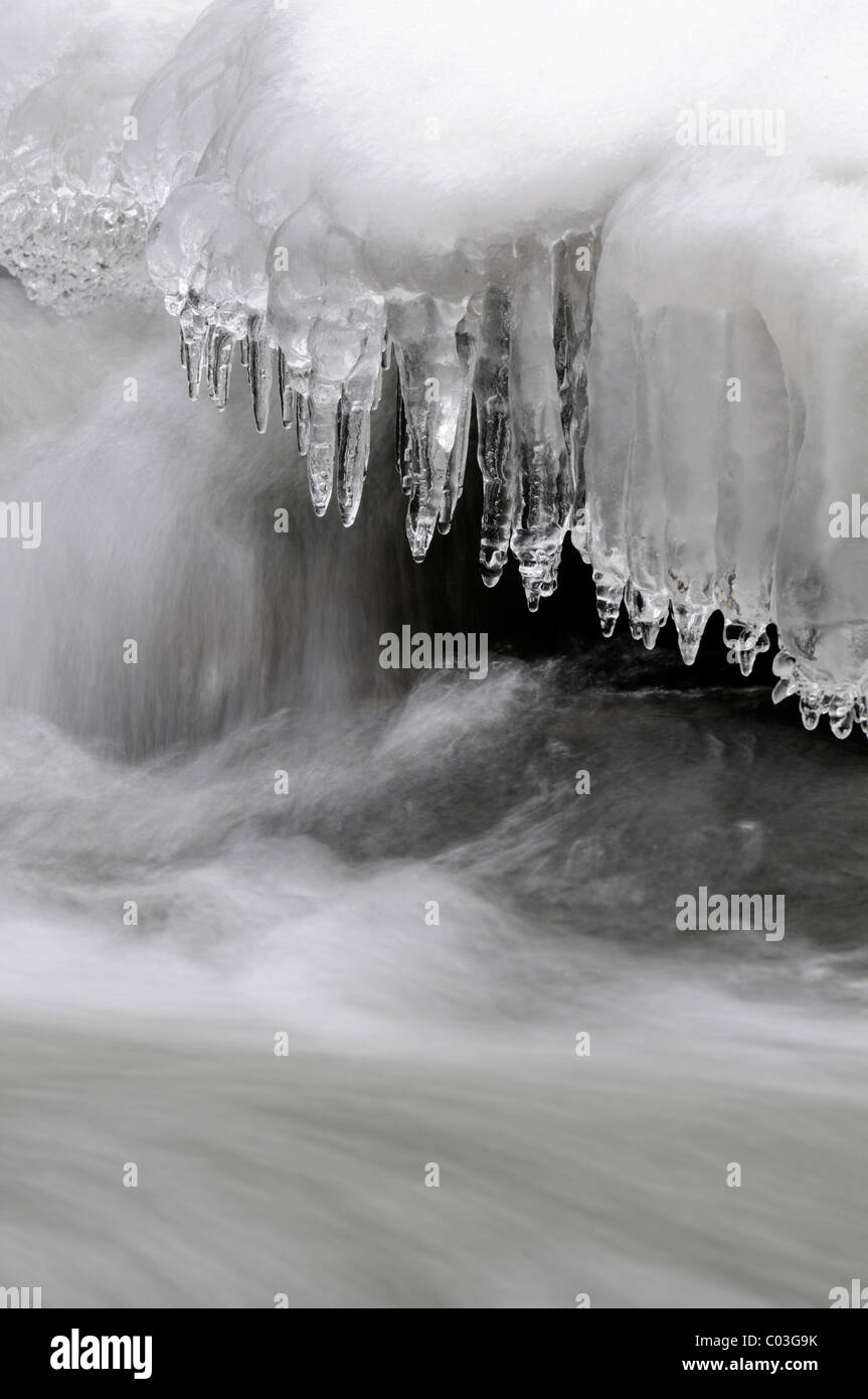 Ice and icicles on a waterfall Stock Photo - Alamy