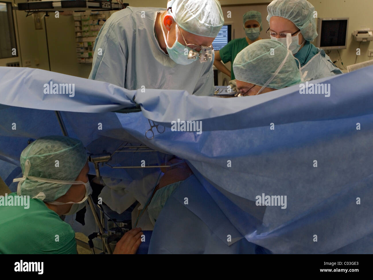 Carotid artery surgery at the Klinikum Stuttgart hospital, Stuttgart ...