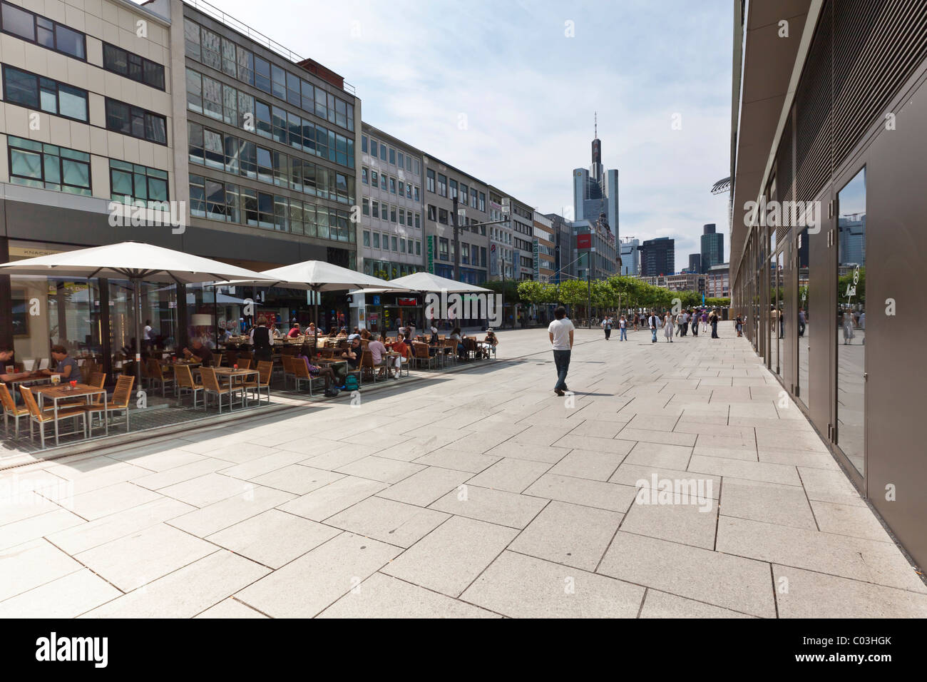 Shopping street zeil hi-res stock photography and images - Alamy
