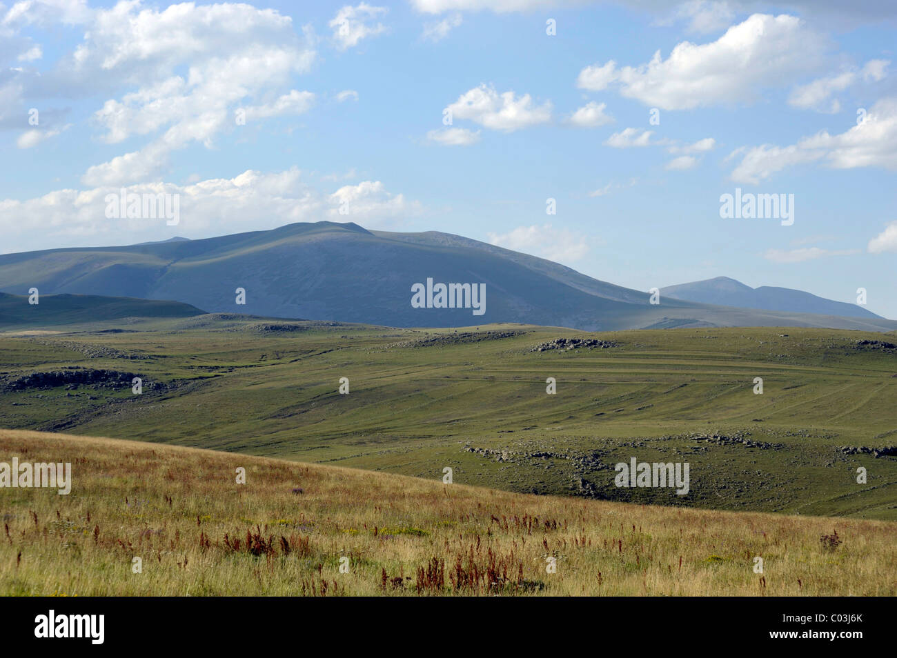 Lesser caucasus mountains hi-res stock photography and images - Alamy