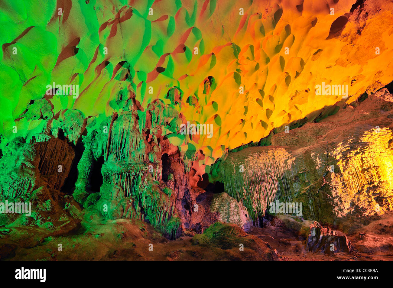 Hang Sung Sot, Cave of Surprises, stalactite cave in Halong Bay, Vietnam, Southeast Asia Stock ...