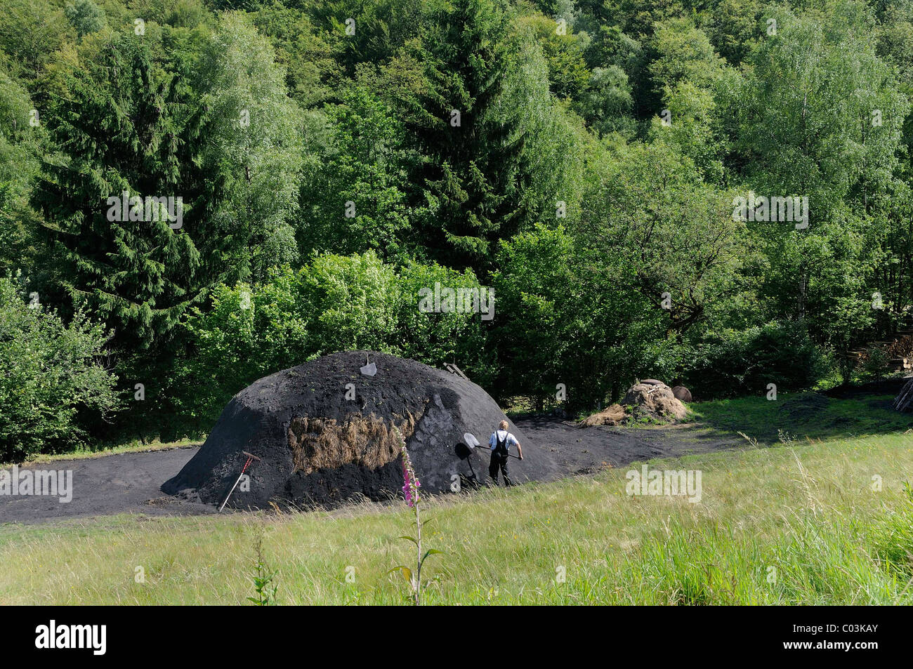 Earth covered building hi-res stock photography and images - Alamy