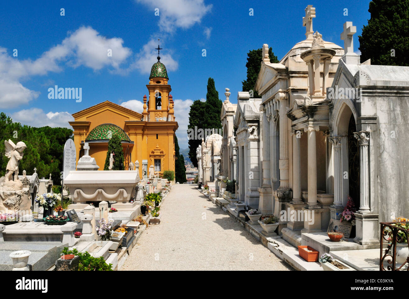 Pathway cemetery hi-res stock photography and images - Alamy