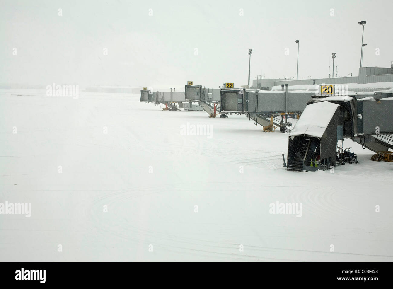 Ramp of airport hi-res stock photography and images - Alamy
