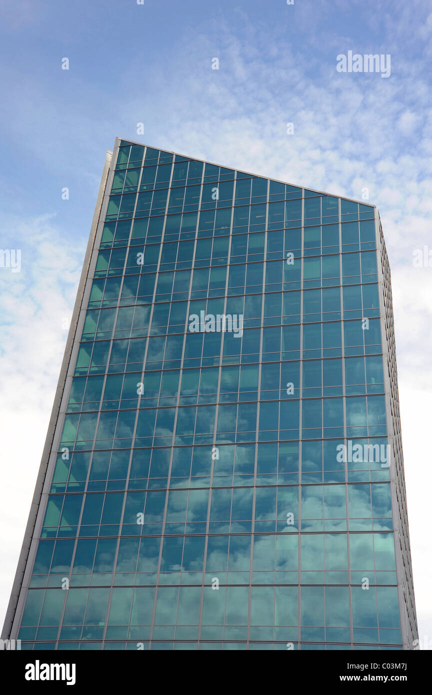 Bank skyscraper hi-res stock photography and images - Alamy