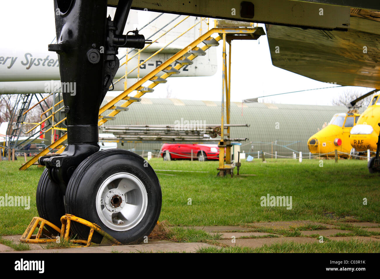 Wheel chock hi-res stock photography and images - Alamy