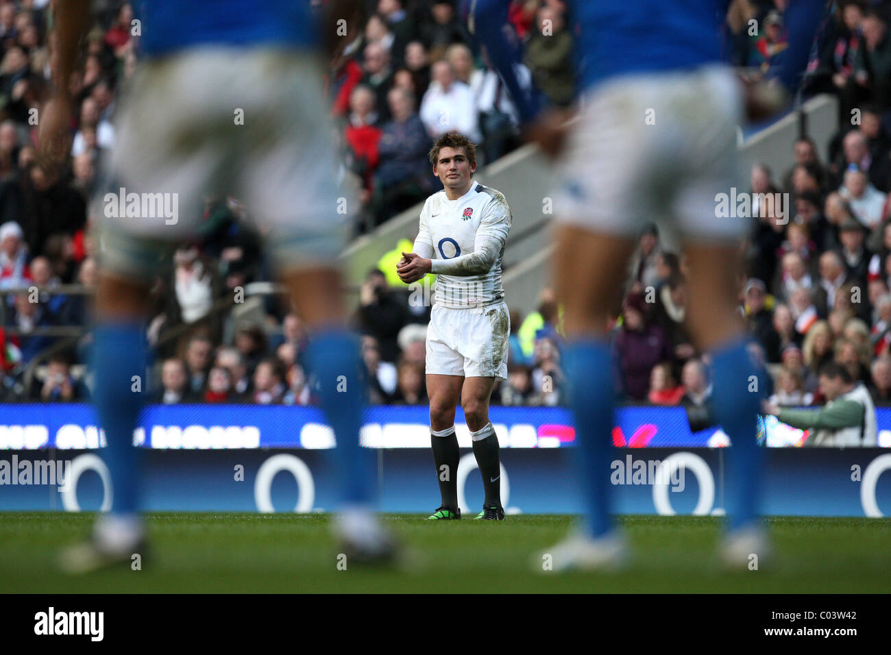 Rugby kick conversion hi-res stock photography and images - Alamy