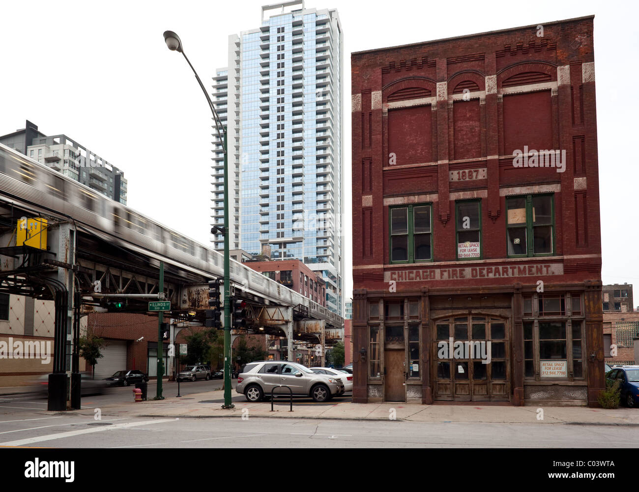 Elevated subway hi-res stock photography and images - Alamy