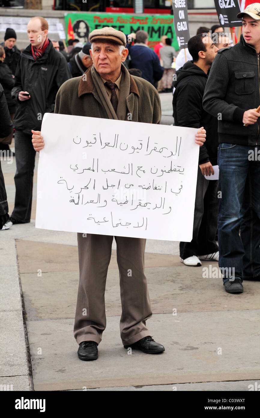 Old man protest hi-res stock photography and images - Alamy
