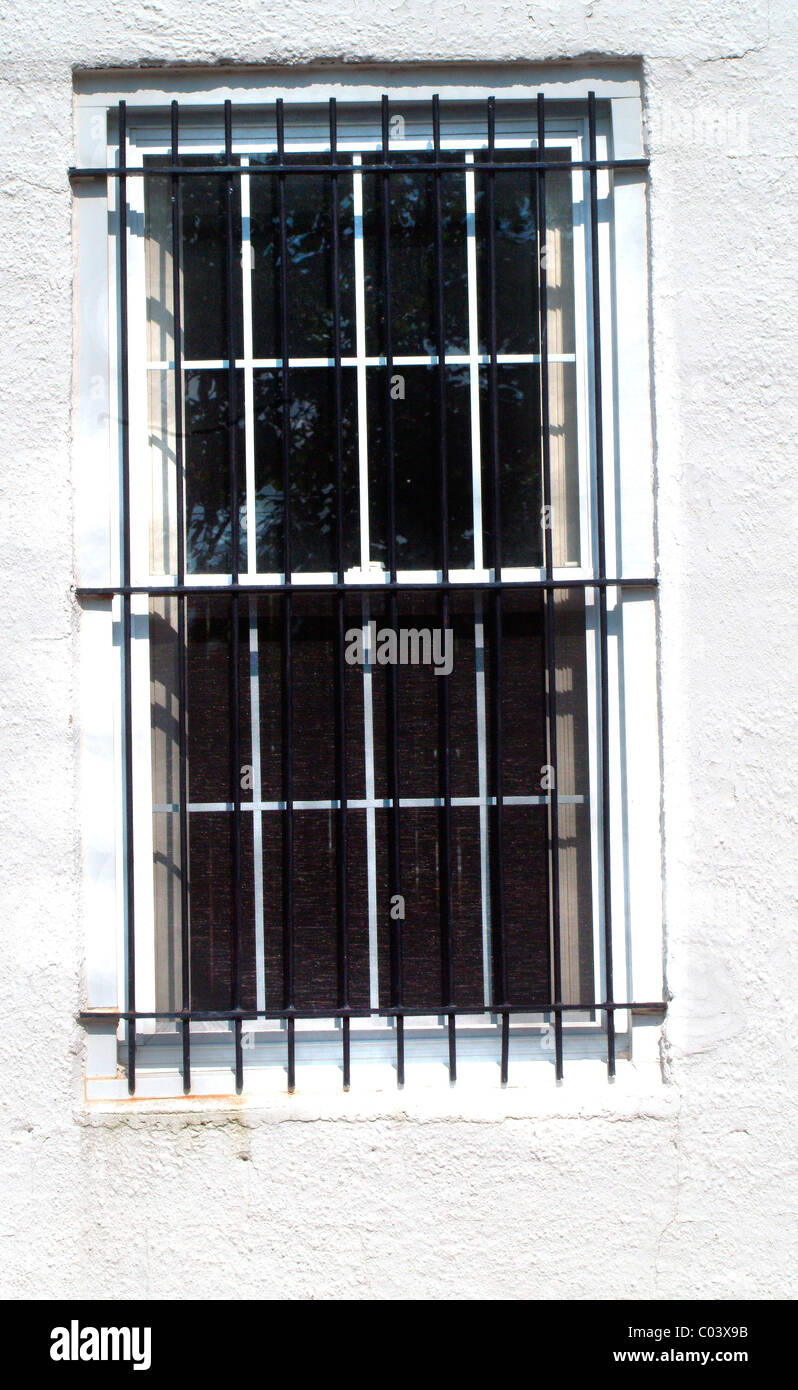 Bars in a window hi-res stock photography and images - Alamy