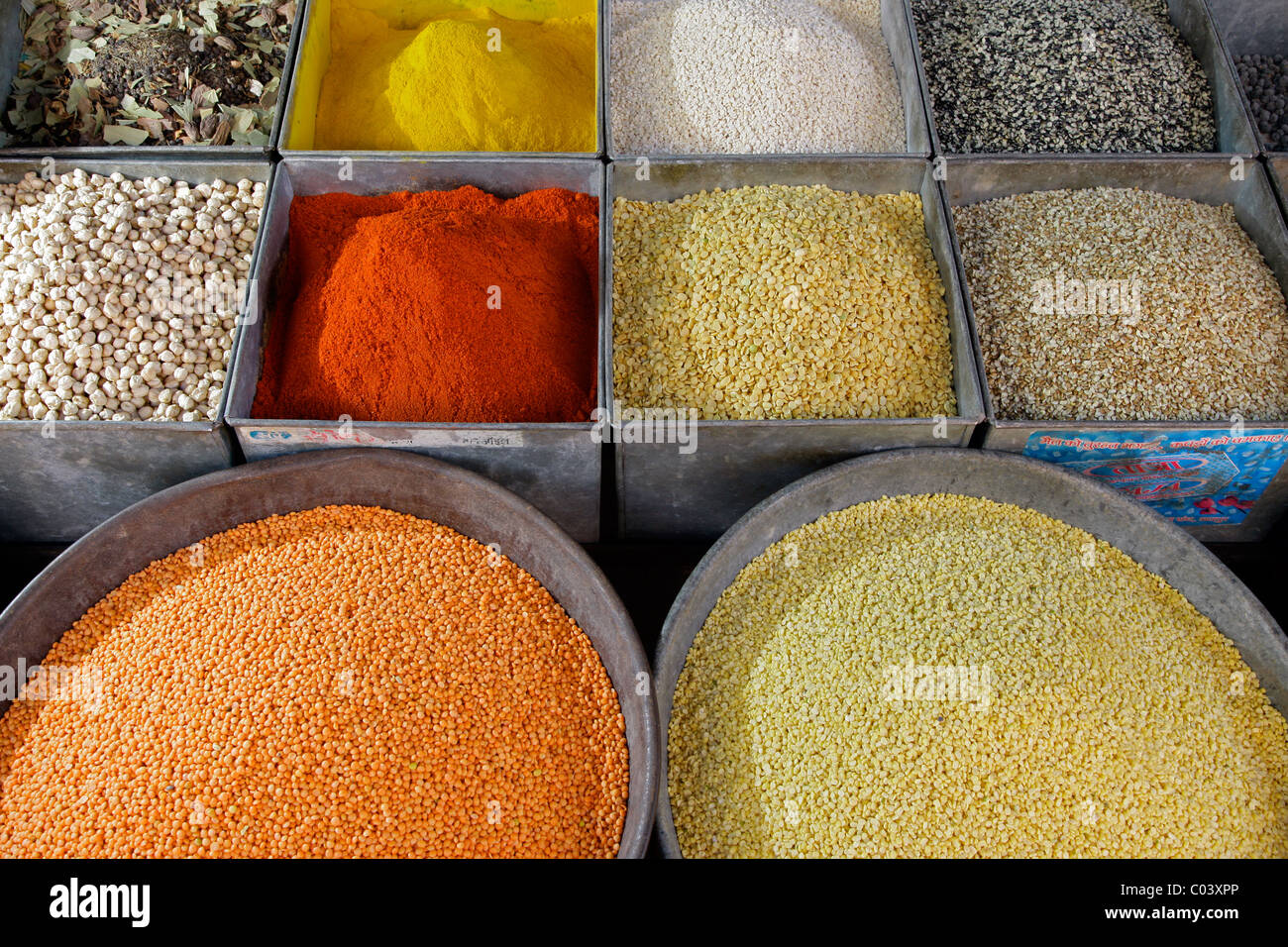 India, Rajasthan, Jodhpur, rice, spices, & pulses, Sadar spice Market ...