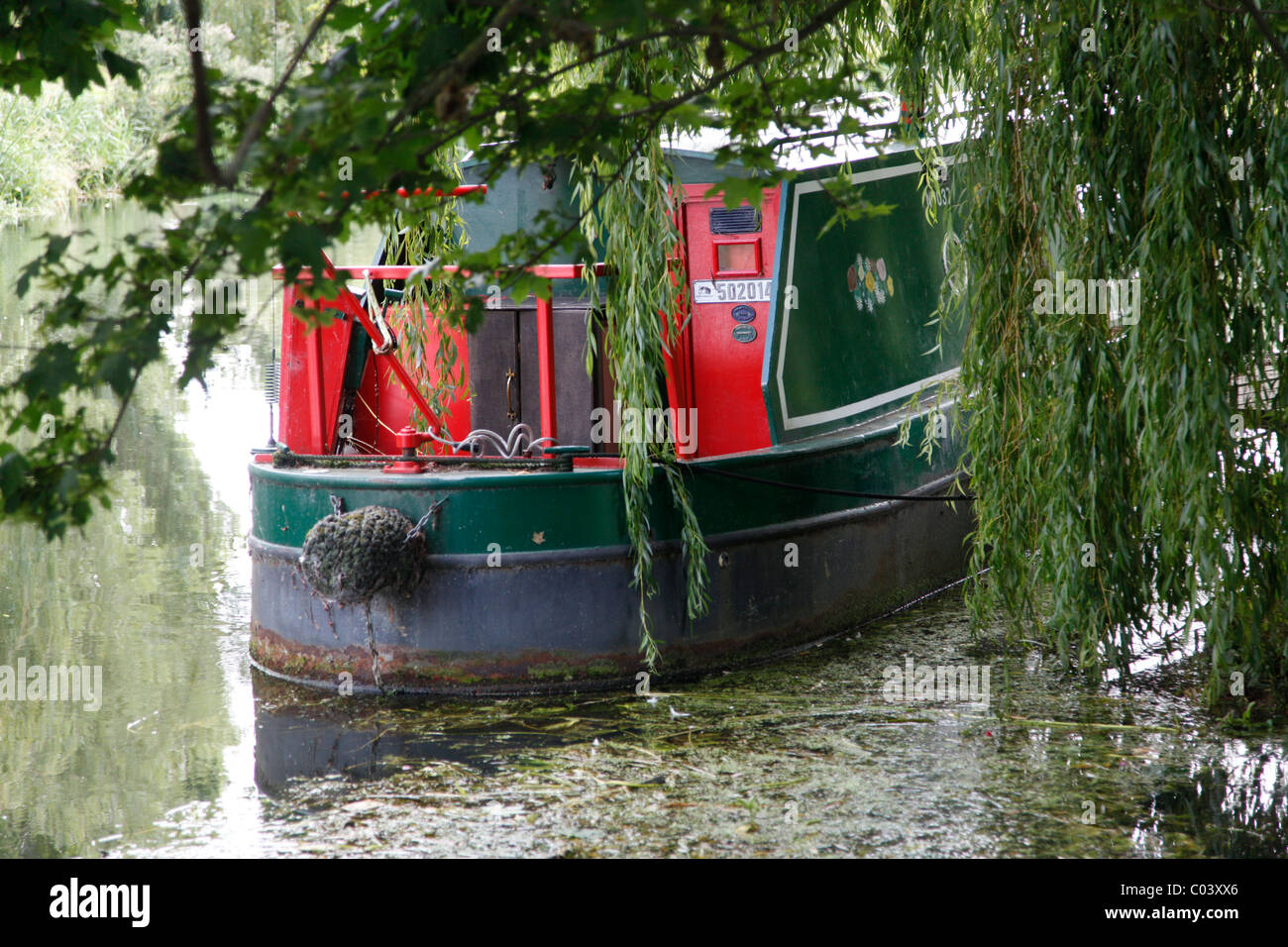 Green narrow boat hi-res stock photography and images - Alamy