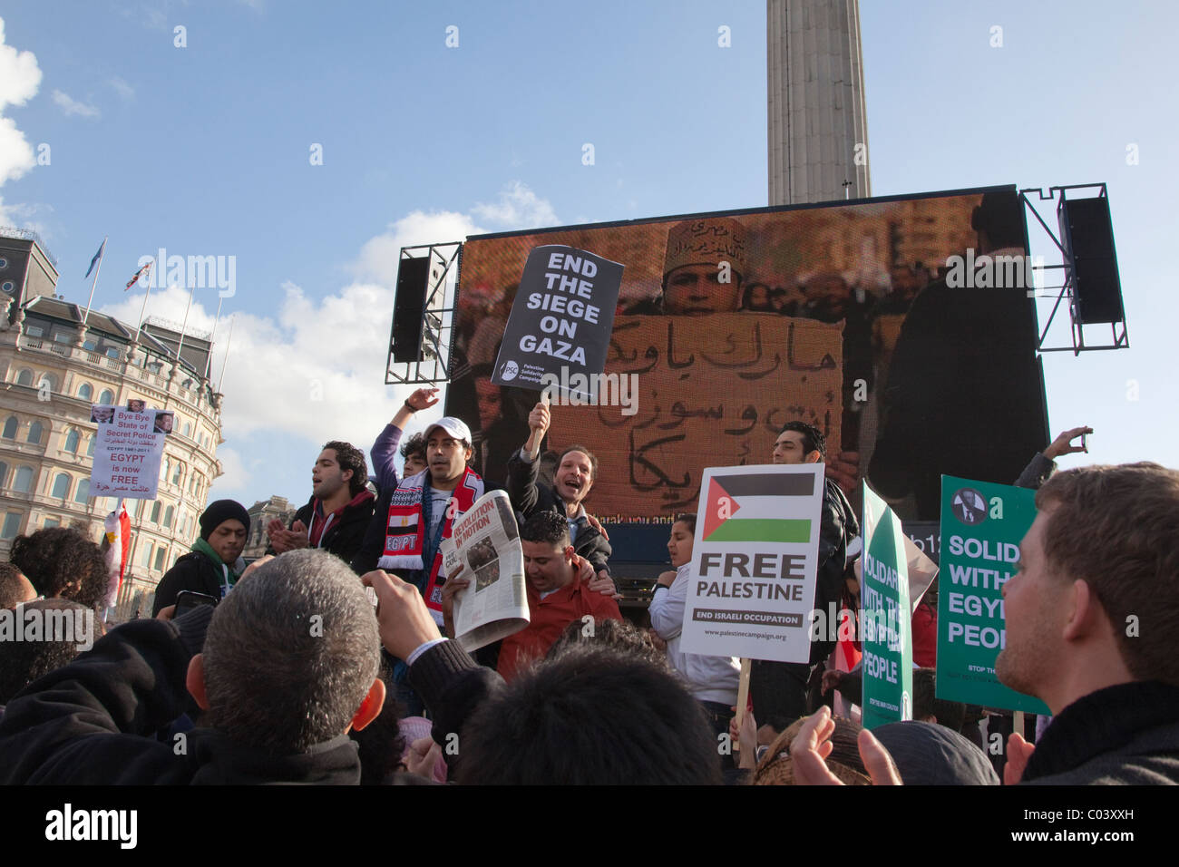 LONDON, ENGLAND - Egyptians celebrate the end to the Mubarak regime in ...