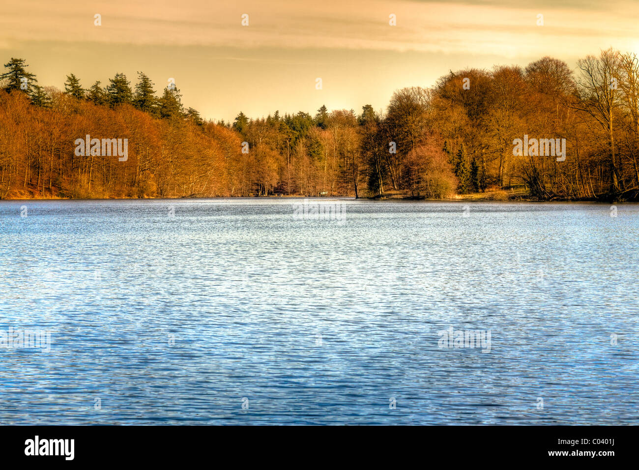Far lake hi-res stock photography and images - Alamy