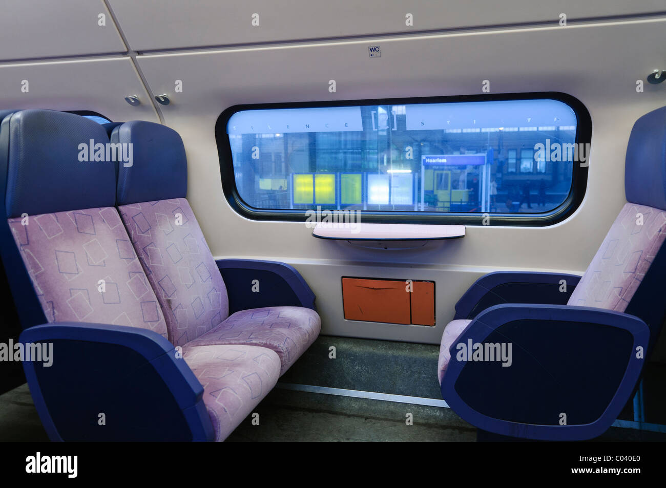 Empty train seat hi-res stock photography and images - Alamy
