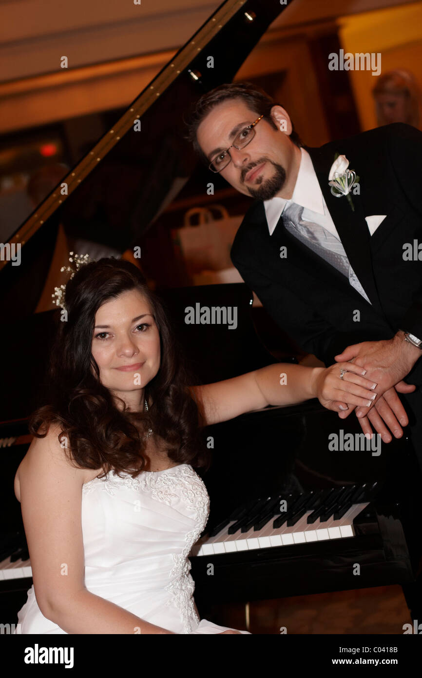 Bride and groom 40 years old Stock Photo - Alamy