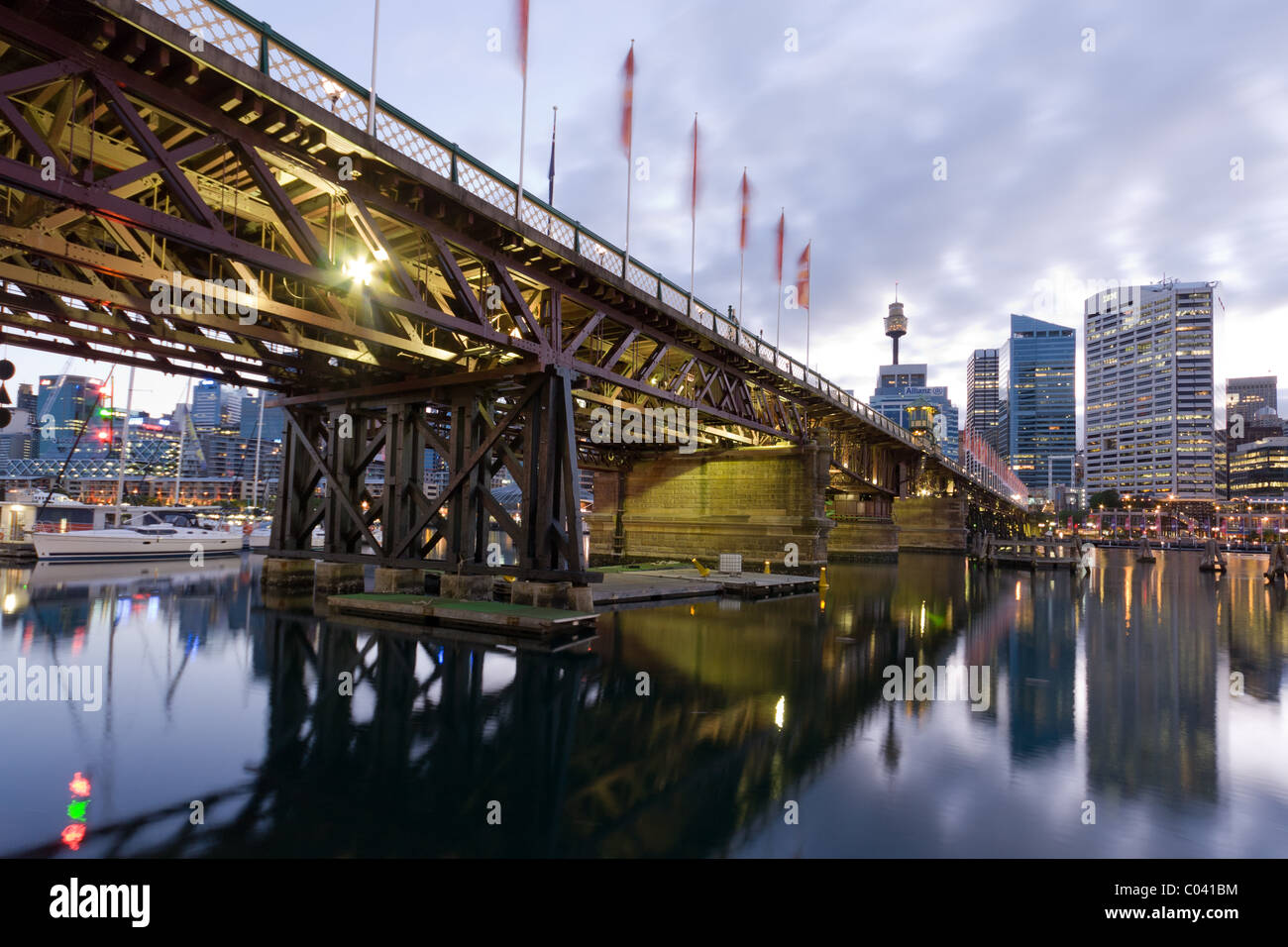Darling harbour bridge hi-res stock photography and images - Alamy