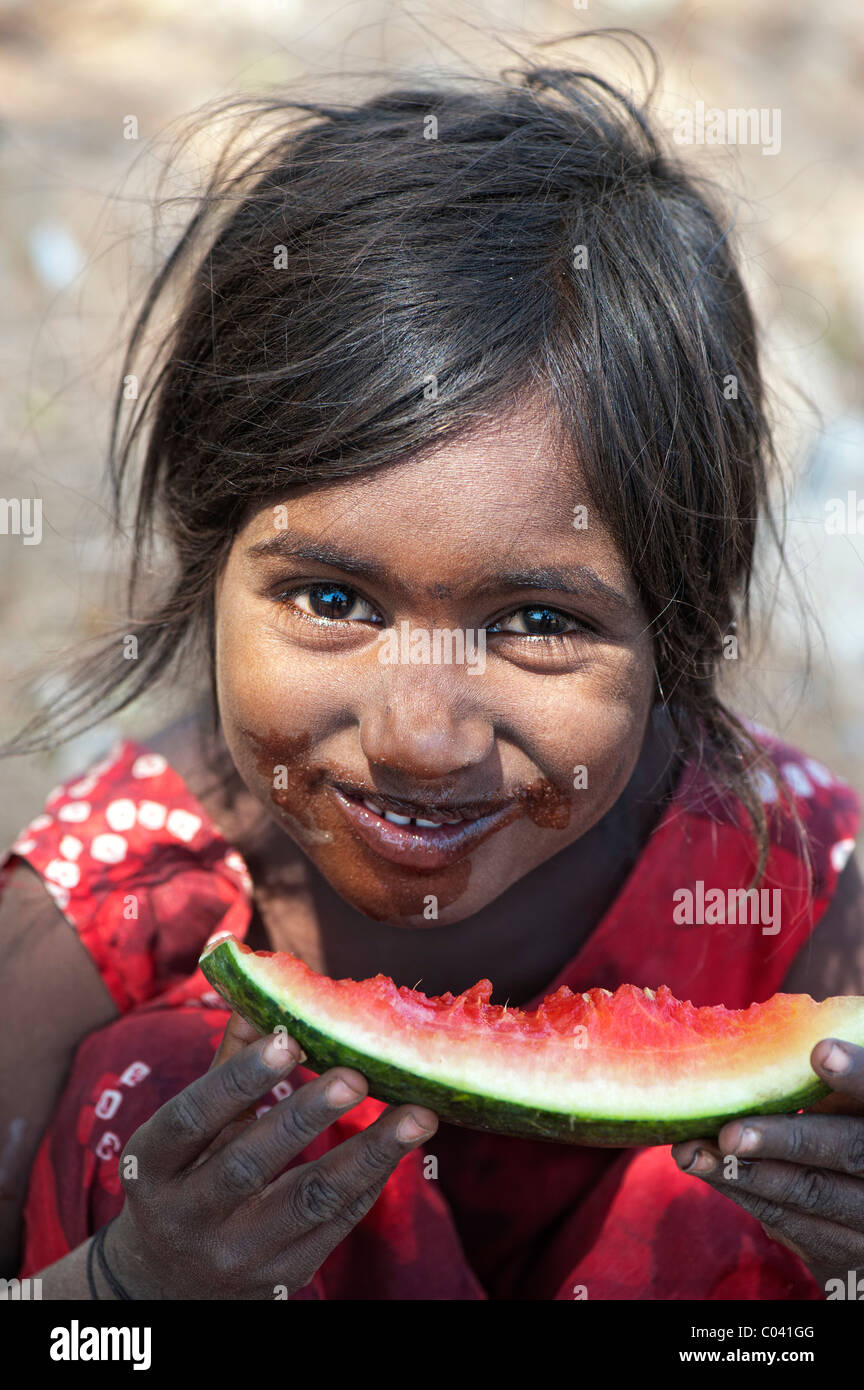 India, poor children, eating hi-res stock photography and images - Alamy