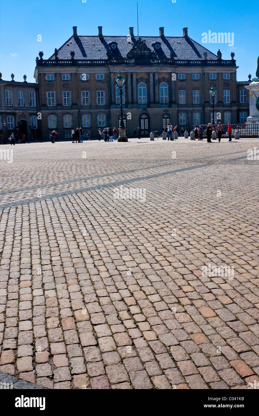 Amalienborg slotsplads square hi-res stock photography and images - Alamy