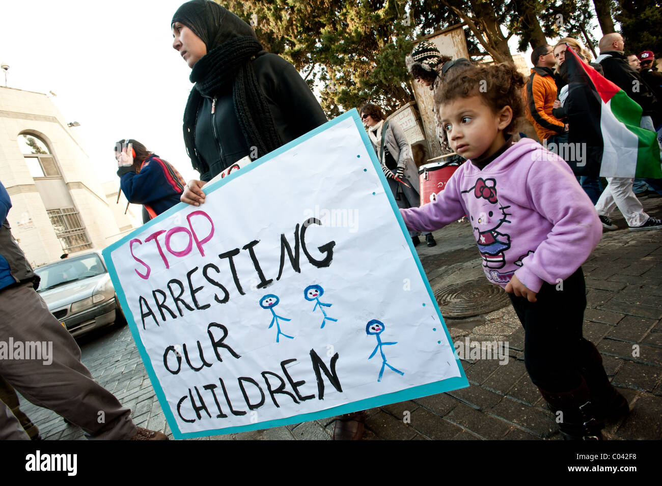 Palestinian mother hi-res stock photography and images - Alamy
