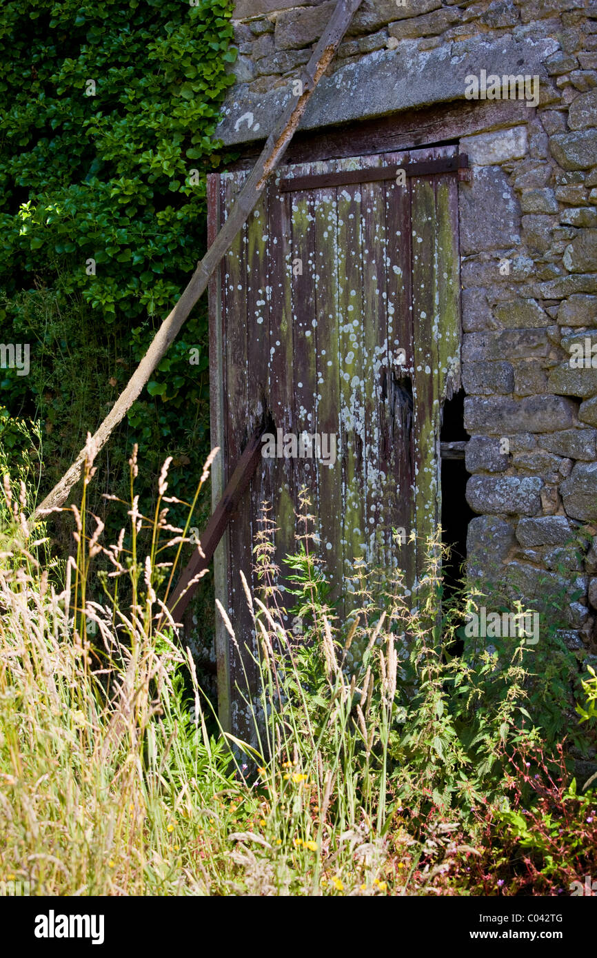 Old french barn hi-res stock photography and images - Alamy