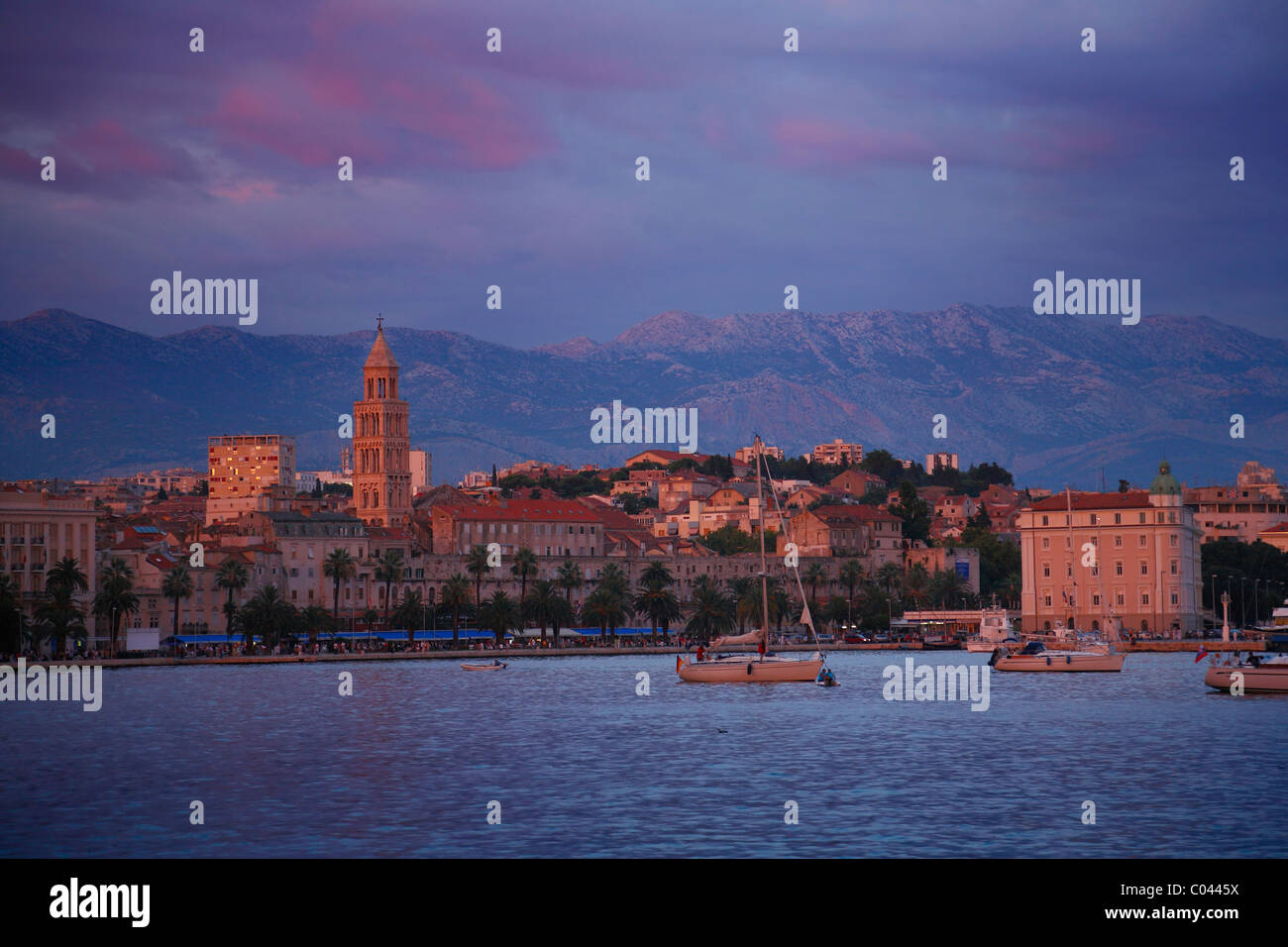 Split coast hi-res stock photography and images - Alamy