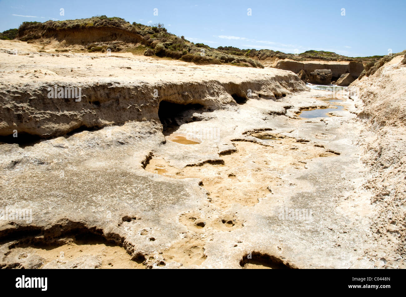 Eroded rocks and coastline, Great Ocean Road, Victoria, Australia Stock ...