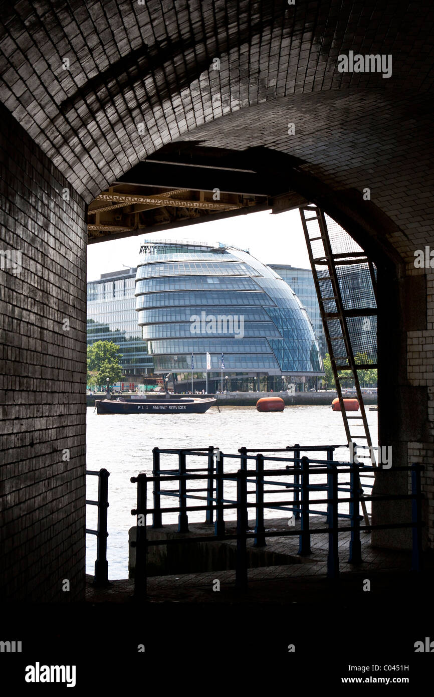 Dead mans hole tower bridge hi-res stock photography and images - Alamy