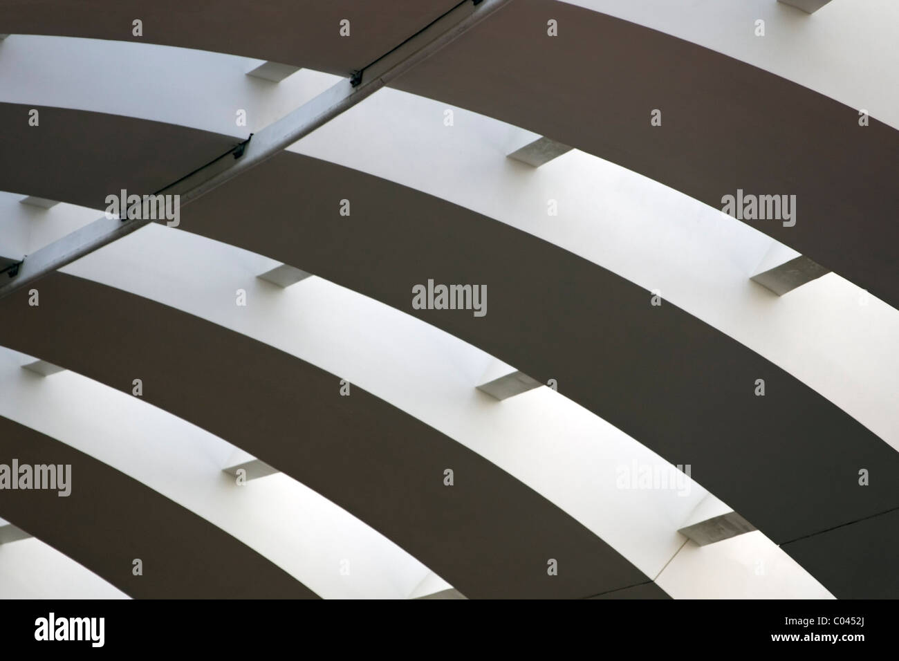 Dubai Mall - Roof section of the largest shopping mall in the world ...