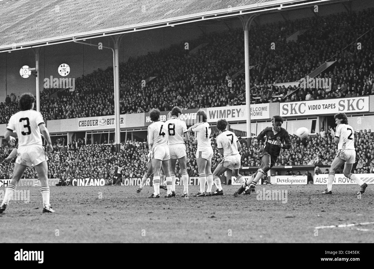 Mark walters villa aston villa hi-res stock photography and images - Alamy