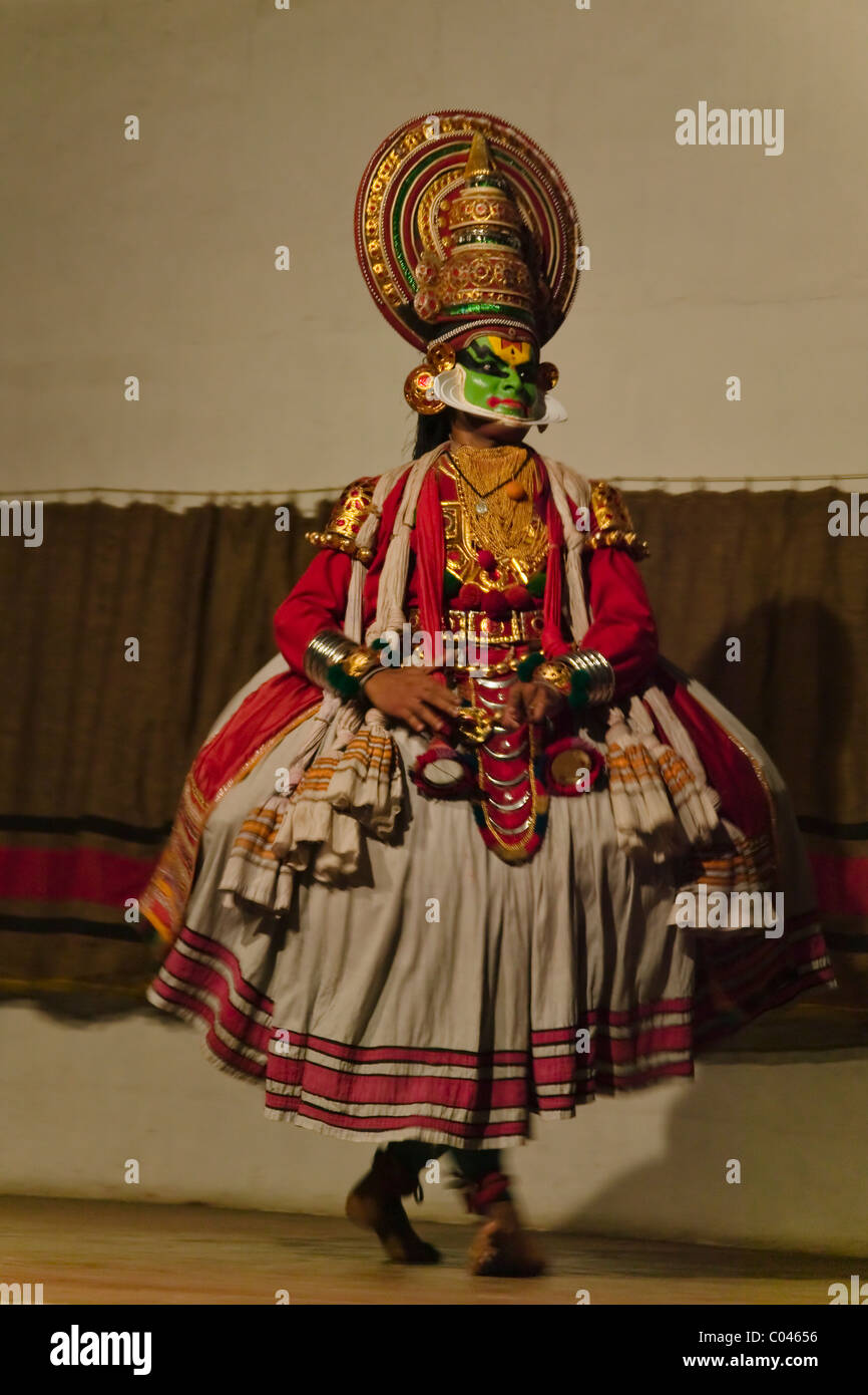 Kathakali dancing performance, Kerala, Kochi, India Stock Photo - Alamy